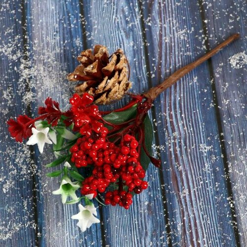 Декор "Зимнее очарование" шишка ягоды цветочки, 15 см