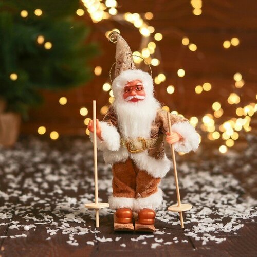 Дед Мороз "В блестящем костюмчике, на лыжах" 16 см, золотисто-белый , 1 шт.
