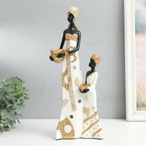 Сувенир полистоун "Африка - Мать и дочь, с глиняной посудой" бело-золотой 15х8.5х36.5 см