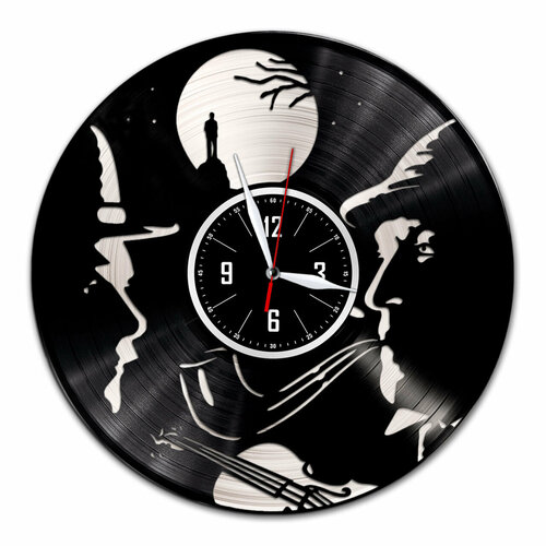 Шерлок Холмс - настенные часы из виниловой пластинки (с серебряной подложкой)