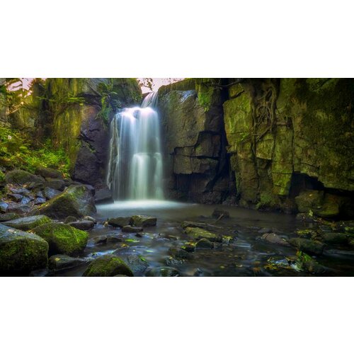 Картина на холсте 60x110 Альянс Лес "Природа водопад камни скалы" на подрамнике / интерьер/ декор