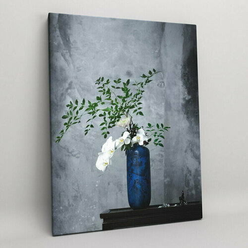 Картина на холсте (интерьерный постер) "Натюрморт - букет в синей вазе в сканди стиле", с деревянным подрамником, размер 22x30 см