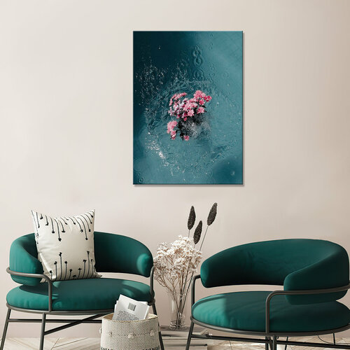 Интерьерная картина на холсте - Розовые цветы в воде на голубом фоне20х30