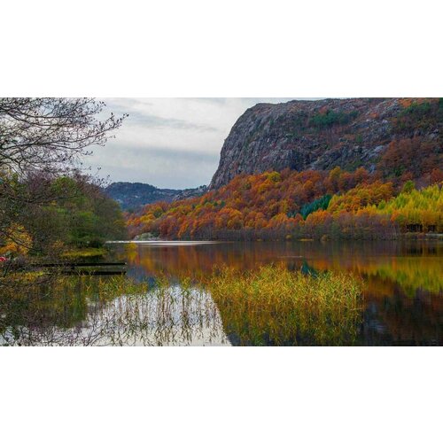Картина на холсте 60x110 LinxOne "Озеро, горы, деревья, отражение, осень, пейзаж" интерьерная для дома / на стену / на кухню / с подрамником