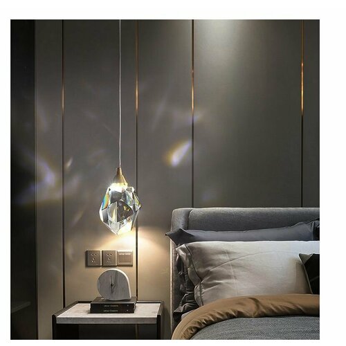 Подвесной светильник в виде хрусталика, идеально впишется в интерьер, выполнен в стиле минимализма, подойдет для квартиры, кафе, ресторанов