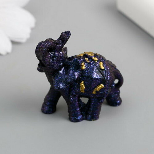 Сувенир полистоун "Сине-фиолетовый слон с попоной и золотом" 4х2х4 см