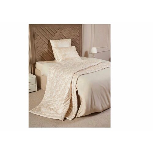 Мягкое и воздушные одеяла наполнены натуральным шелком 1.5 спальное 150х215 см