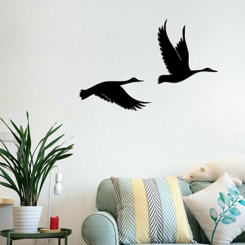 Декоративное панно деревянное, Летящие утки, набор из 2 предметов декора на стену (черный цвет)