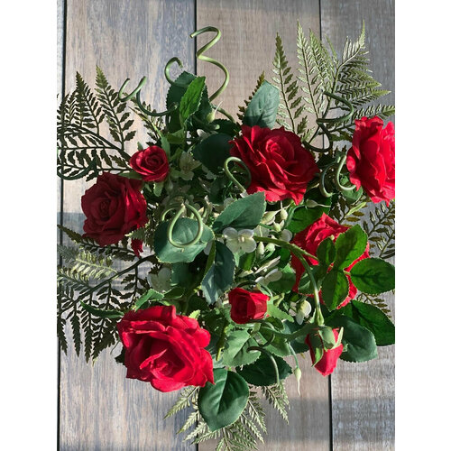 Букет из искусственных красных роз и папоротника Nova Nature