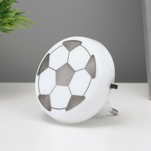 Ночник "Футбольный мяч" LED бело-черный 7х6х6,5 см RISALUX