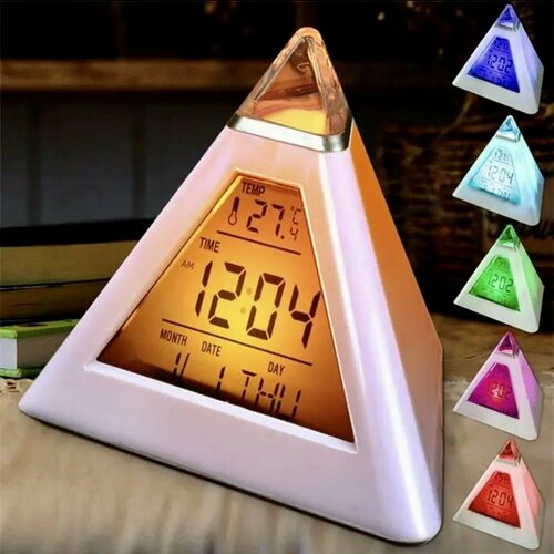 Электронный будильник в виде пирамиды с подсветкой.