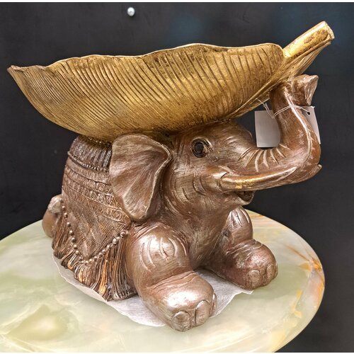 Фигура декоративная "Слон с Золотистым Листом на Спине"