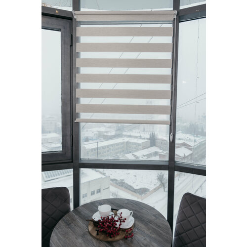 Рулонная штора белый лен на окна день ночь 115 (ширина)X 140 (высота).