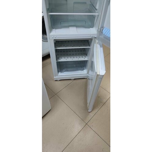 "Hotpoint-Ariston RMBA2185" - это модель холодильника от бренда Hotpoint-Ariston