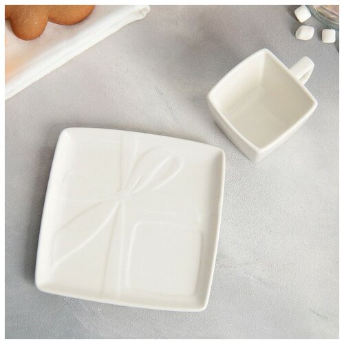 Дорого внимание Чайная пара керамическая «Белый подарок», кружка 150 мл, блюдце 15.5х15.5 см, цвет белый