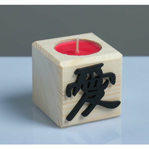 Свеча в деревянном подсвечнике "Куб, Иероглифы. Любовь", аромат вишни