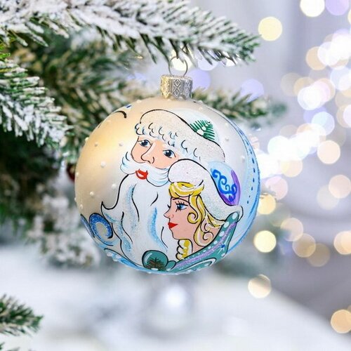 Ёлочная игрушка Шар "Дед Мороз и Снегурка", 80 мм, ручная роспись, стекло