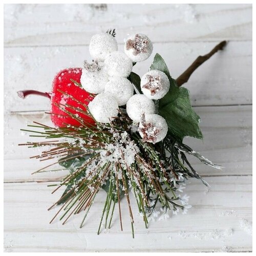 Декор "Зимнее очарование" ягоды в снегу 17 см