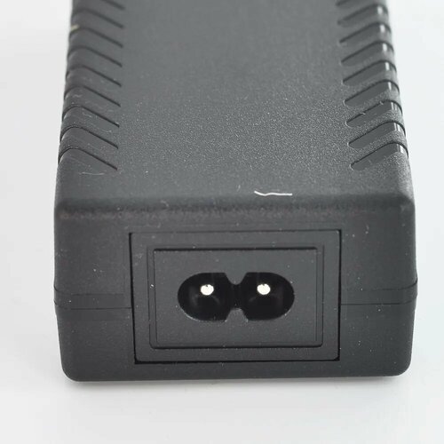 Блок питания (сетевой) 12В/5А 60Вт 5.5x2.5 мм стабилизированный для камер видеонаблюдения