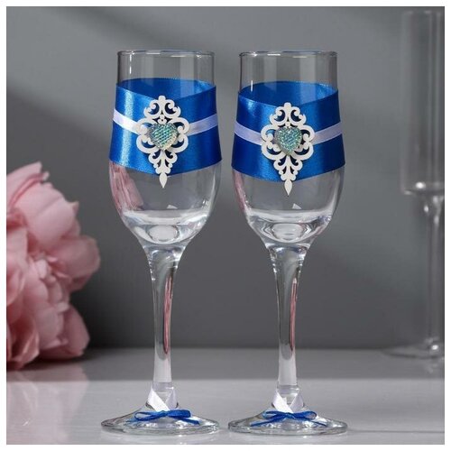 Набор свадебных бокалов "Прага", ручной работы, белый-синий, 6х6х20.5 см, 2 шт.