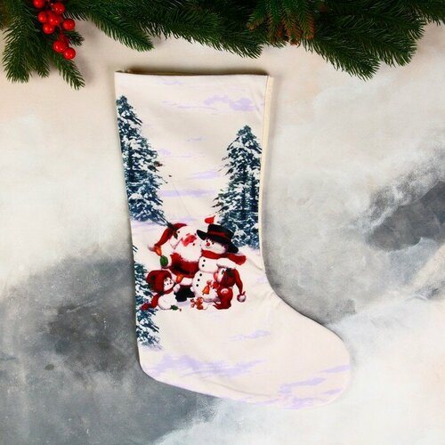 Носок для подарков "Дед Мороз с друзьями, в лесу" 26х40 см, белый 9692617