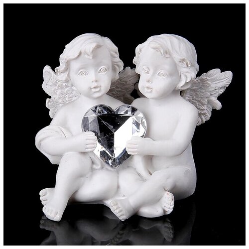 Сувенир полистоун "Ангелочки с хрустальным сердцем" 6,5х7,5х5 см микс 162016