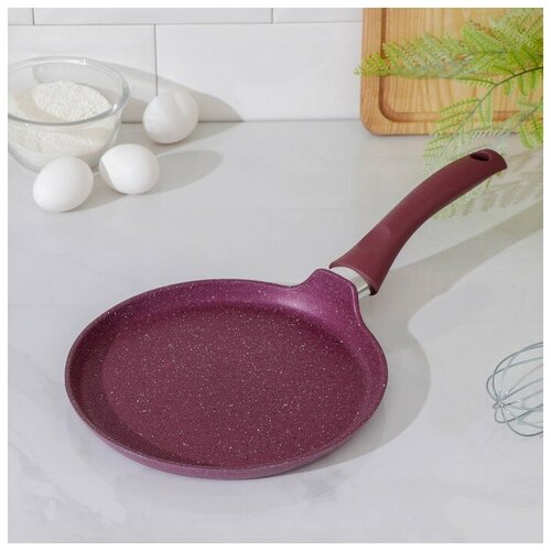 Сковорода блинная Trendy style, d=22 см, пластиковая ручка, антипригарное покрытие, цвет фиолетовый