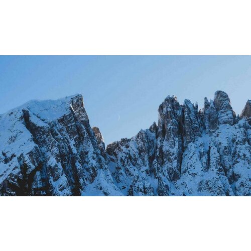 Картина на холсте 60x110 LinxOne "Скалы, горы, снег, заснеженный, ель, луна" интерьерная для дома / на стену / на кухню / с подрамником