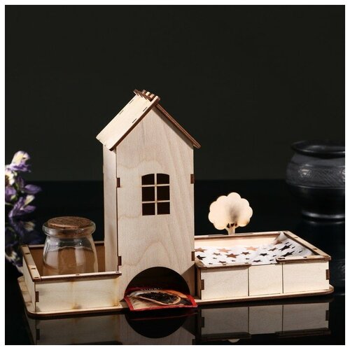 Чайный домик Просторный со двором, с салфетницей/конфетницей, местом для солонки/перечницы