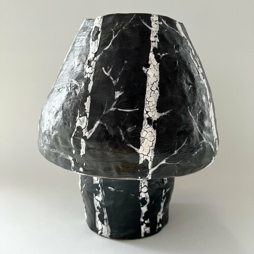 Чёрная интерьерная ваза с фактурной росписью «Берёзы»