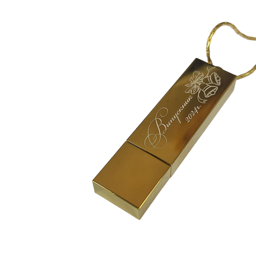Подарочный USB-накопитель Подвеска на цепочке с гравировкой Выпускник 2024 золото, флешка для школьника 16GB