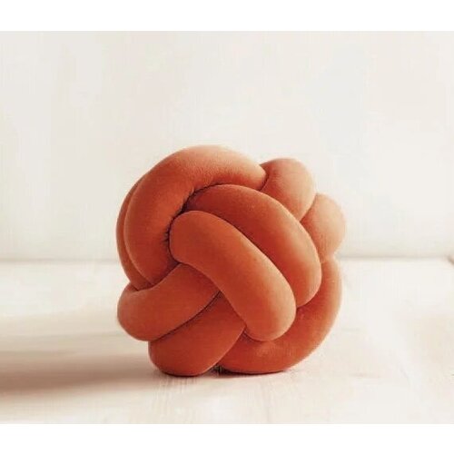 Современная декоративная подушка-узел 30х30 см/ Интерьерная подарочная диванная подушка в форме шара ручной работы красного цвета(Д0117)