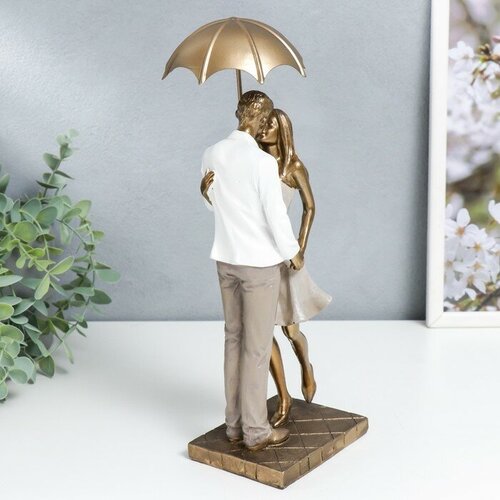 Сувенир полистоун романтика "Поцелуй под дождём" 30х11,5х14,5 см