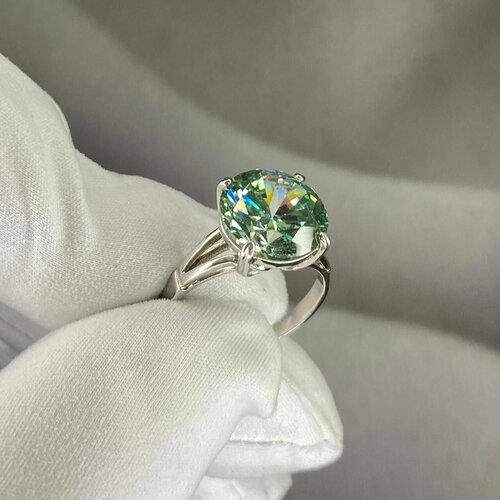 Перстень, серебро, 925 проба, родирование, Swarovski Zirconia, размер 17.5, зеленый