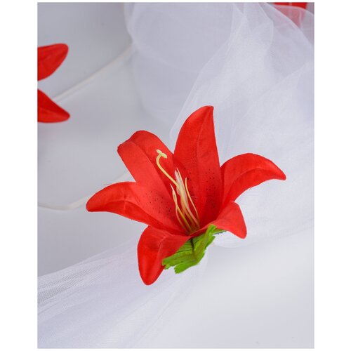 Фатиновая лента с текстильными цветами "Красные лилии" на капот для свадебного кортежа молодоженов и гостей