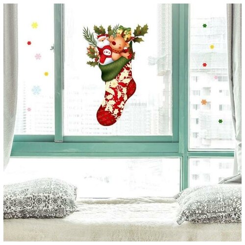 Наклейка пластик интерьерная цветная "Дед Мороз с помощниками в новогоднем носке" 20х30 см