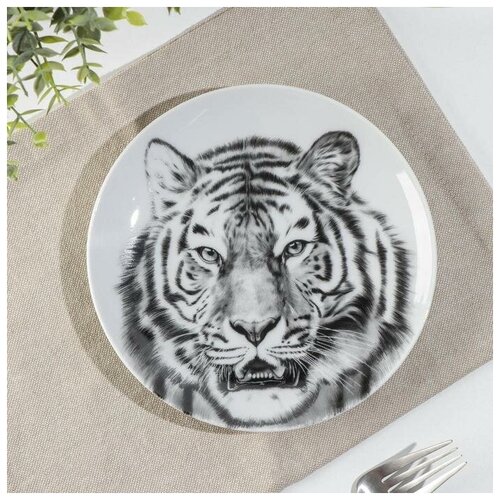 Тарелка мелкая "Тигр", d 17,5 см, плоская, фарфор, цвет белый, черный