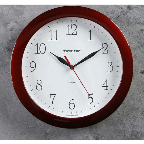 Часы настенные, серия: Классика, d29 см, коричневый обод