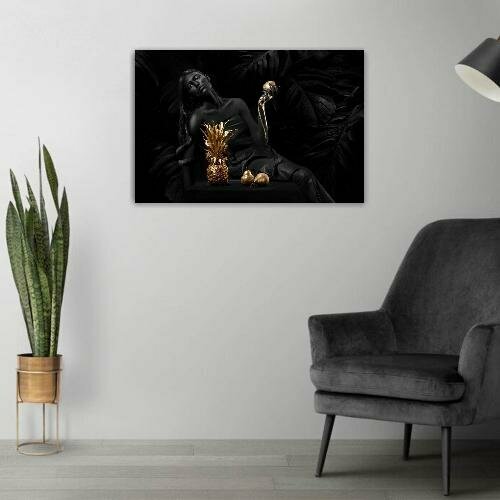 Картина на холсте 40x60 Альянс Лес "Девушка золотые фрукты черный" на подрамнике / интерьер/ декор