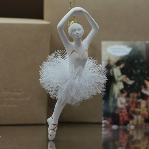 Ёлочная игрушка Балерина фарфоровая белая