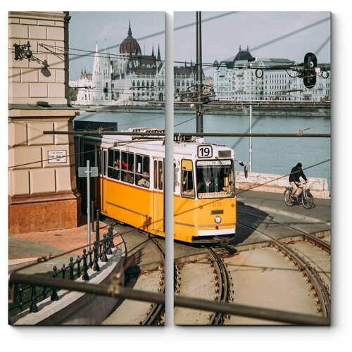 Модульная картина Трамвай по одной из улиц Будапешта120x120