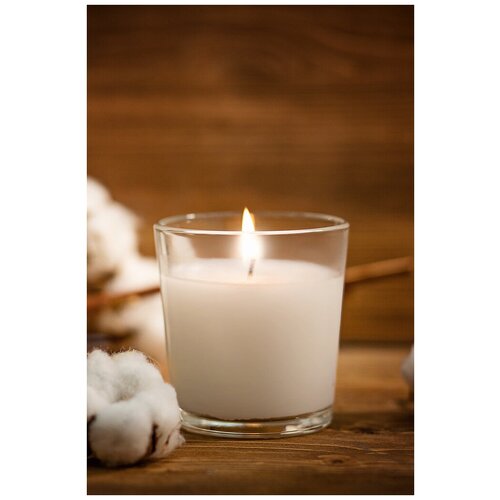 Ароматическая свеча в стакане с ароматом хлопок