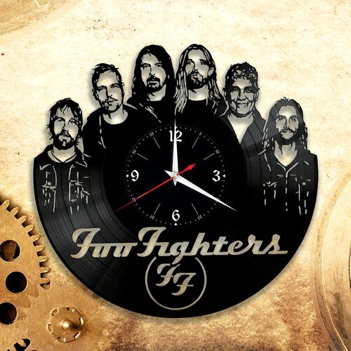 Настенные часы из виниловой пластинки с группой Foo Fighters