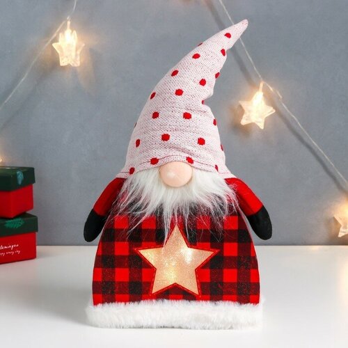 SUI Кукла интерьерная свет "Дед Мороз в клетчатом кафтане, колпак в горох, звёздочка" 41х24х6 см 75679