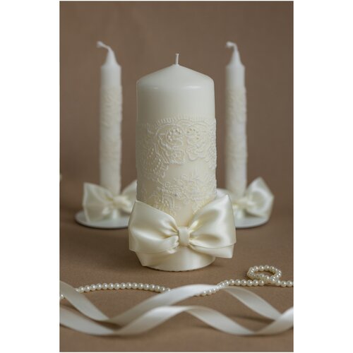 Набор элегантных интерьерных свечей для домашнего очага на свадьбу "Бретань айвори" с атласными бантами и нежным кружевом айвори