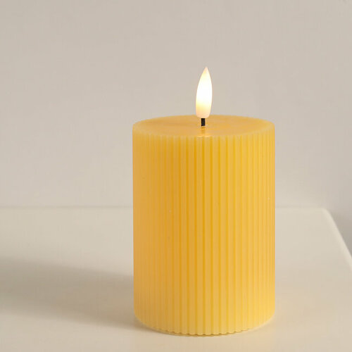 Peha Светодиодная свеча с имитацией пламени Грацио 10 см желтая, батарейка MB-41060