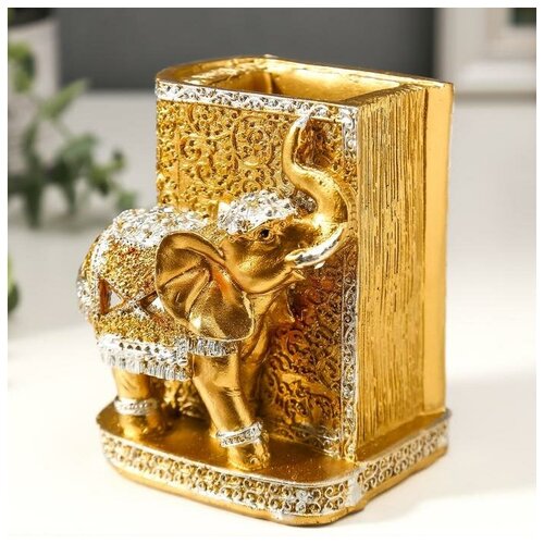 --- Сувенир полистоун карандашница "Слон у золотой книги" 10,5х8,3х7 см