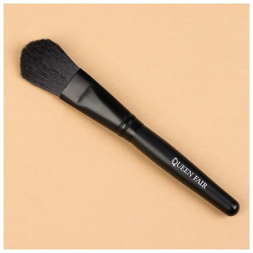 Кисть для макияжа «Premium Brush», в чехле, 14,5 см, цвет чёрный