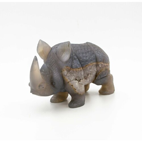 Статуэтка носорога из агата с халцедоновой щеткой 215г