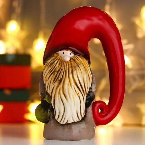 Сувенир керамика "Дед Мороз, серый кафтан и красный колпак" 16,5х7,5х11 см